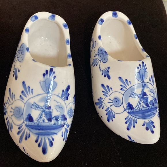 Delft | Art | Delft Ceramic Hand Painted Shoes Holland Made Display ...